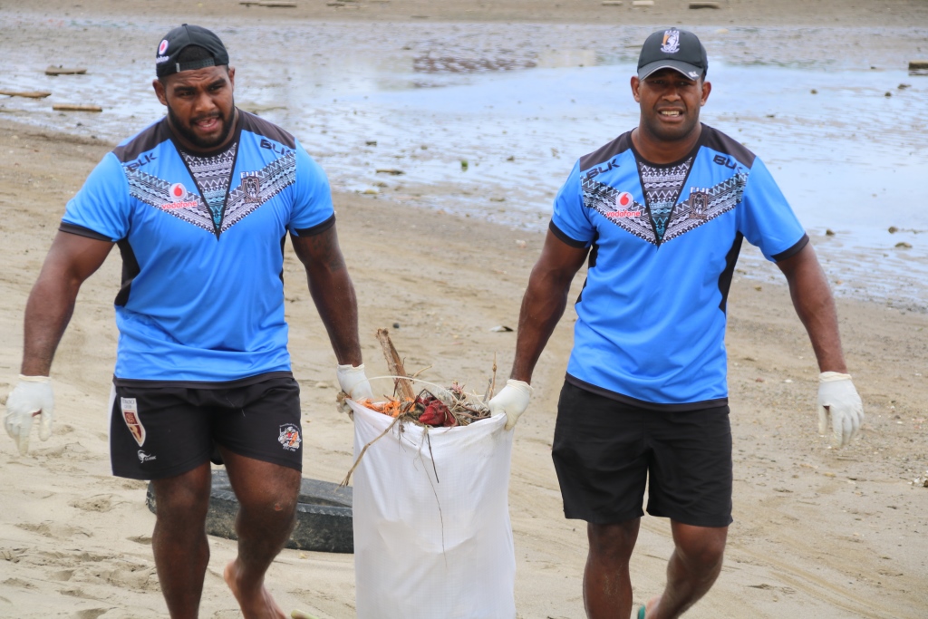 Rugby league players assist in the collection of 884 kilograms of ...
